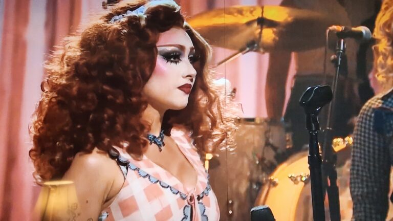 Chappell Roan Gets The Job Done on SNL – Country Music News | Country ...