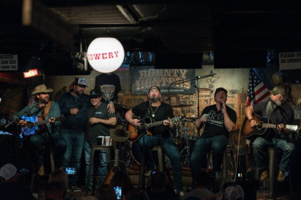 Lee Brice Helps Raise Over $570,000 For The Nikki Mitchell Foundation ...